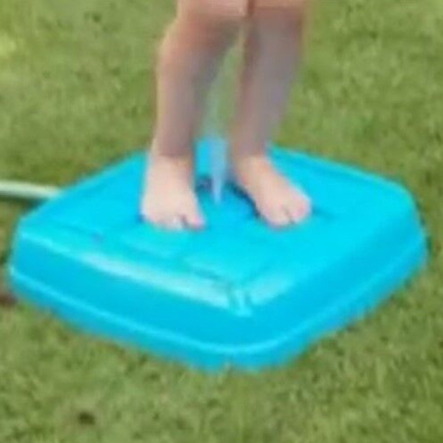 Step N Splash - - Fat Brain Toys