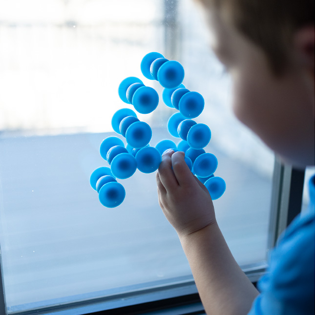 Squigz - Best Bath Toys for Ages 3 to 6 - Fat Brain Toys