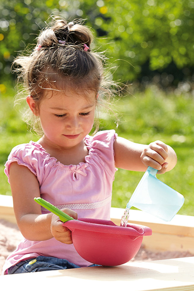 Sun Bistro Sand-Water Measuring Jug - - Fat Brain Toys