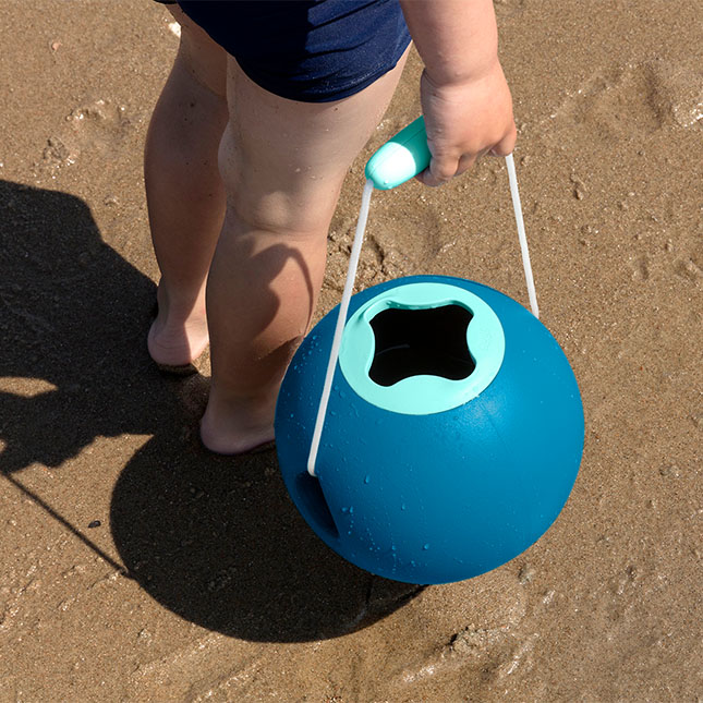 Ballo No Spill Beach Bucket - - Fat Brain Toys