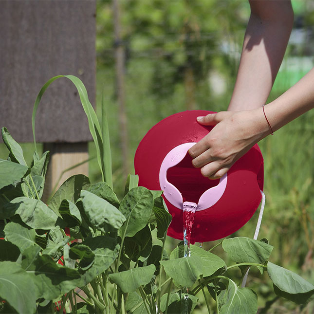 Ballo No Spill Beach Bucket - - Fat Brain Toys