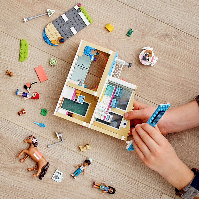 LEGO Friends - Heartlake City Vet Clinic - - Fat Brain Toys