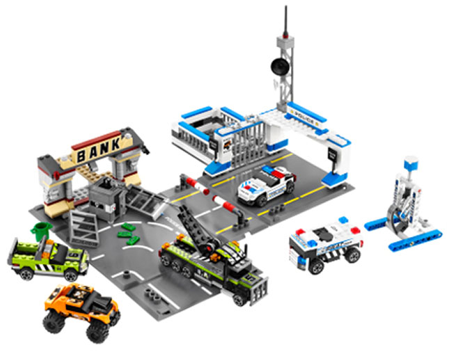 LEGO Racers - Brick Street Getaway - - Fat Brain Toys
