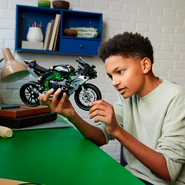 LEGO Technic - Kawasaki Ninja H2R Motorcycle V39