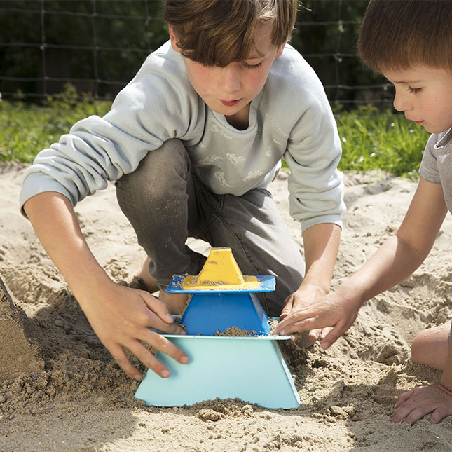 Pira: Sand Pyramid Builder: Blue + Blue + Yellow - - Fat Brain Toys