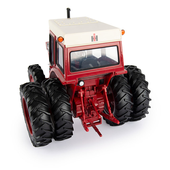 1/16 IH 1566 FWA with Red Cab and Black Stripe - - Fat Brain Toys