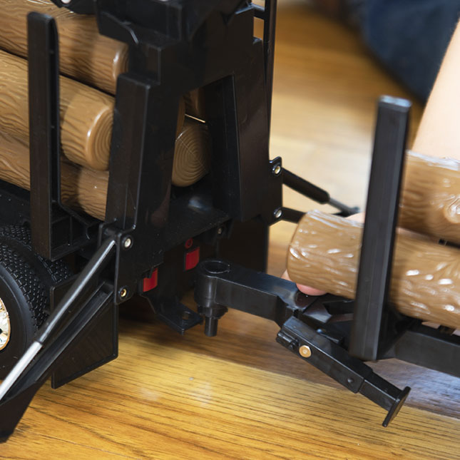 Big Farm Peterbilt Model 367 Logging Truck w/Pup Trailer & Logs