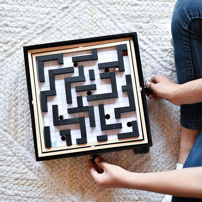 MAZE: A DIY Virtual Reality Adventure - - Fat Brain Toys