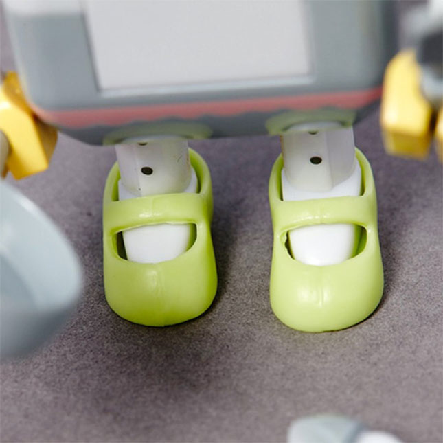 Lottie Busy Lizzie the Robot - - Fat Brain Toys