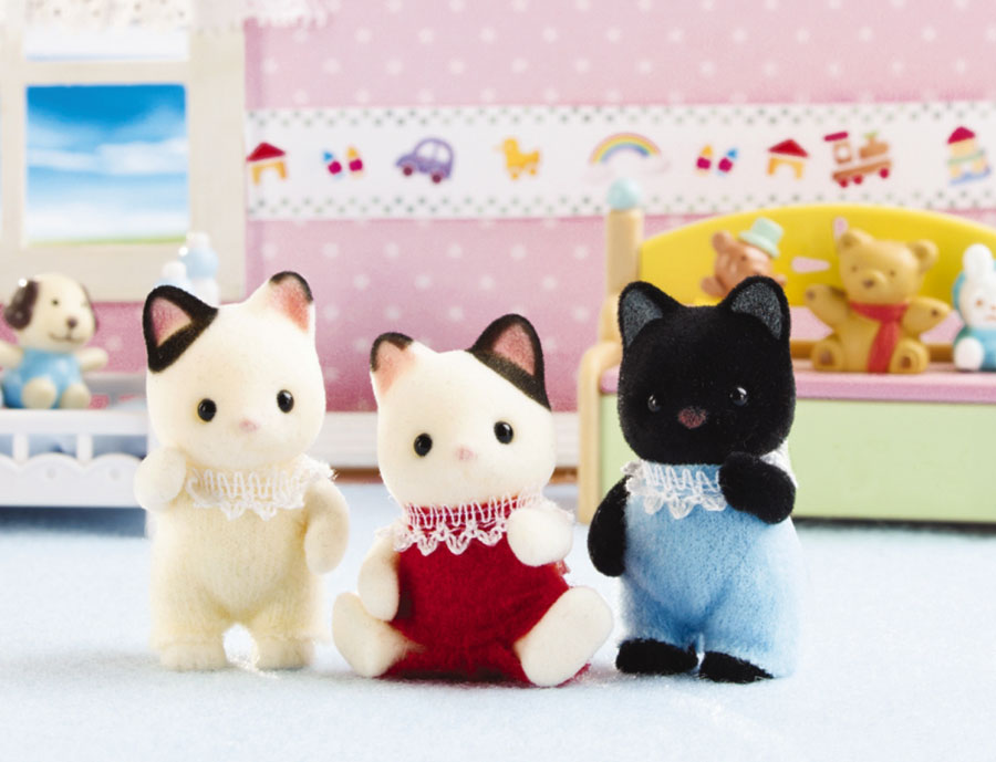 Calico Critters - Tuxedo Cat Triplets - - Fat Brain Toys