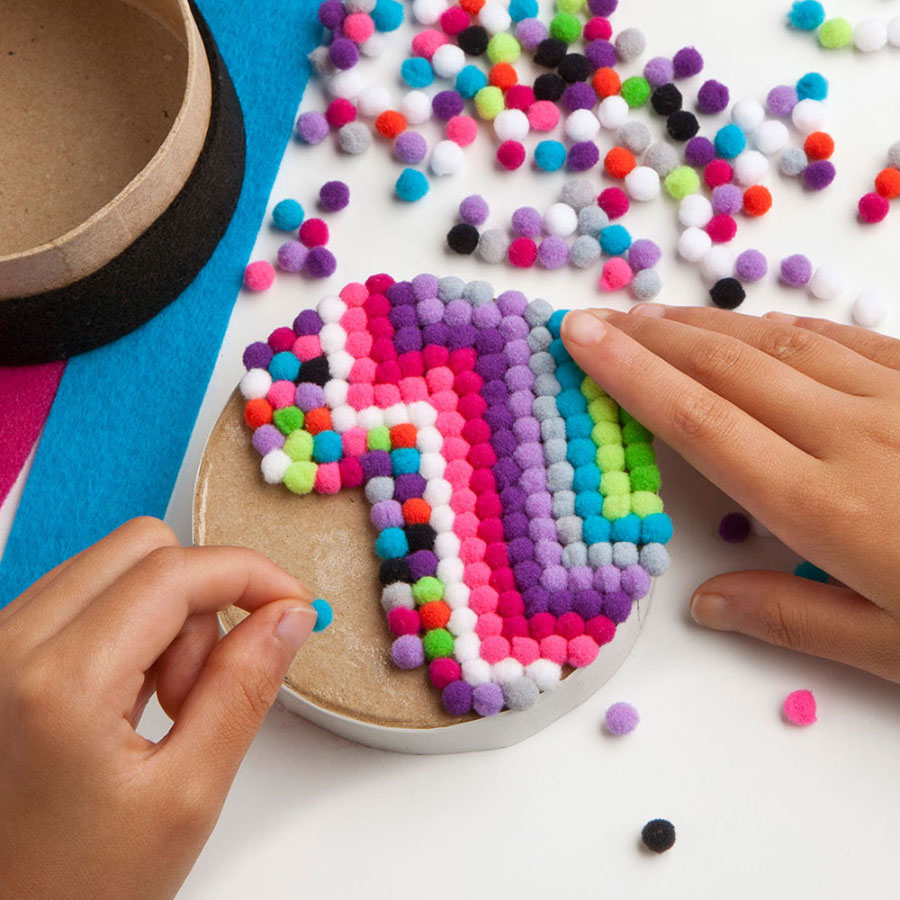 Craft-tastic - Pom Box Kit - - Fat Brain Toys