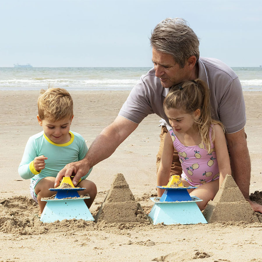 Pira: Sand Pyramid Builder: Blue + Blue + Yellow - - Fat Brain Toys