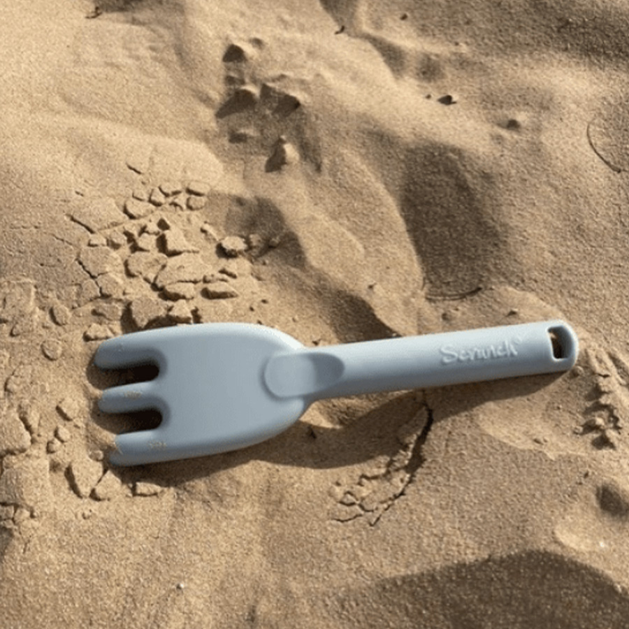 Scrunch Rake - - Fat Brain Toys